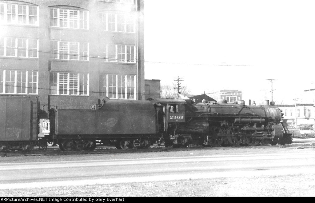 CNW 4-6-2 #2909 - Chicago & North Western